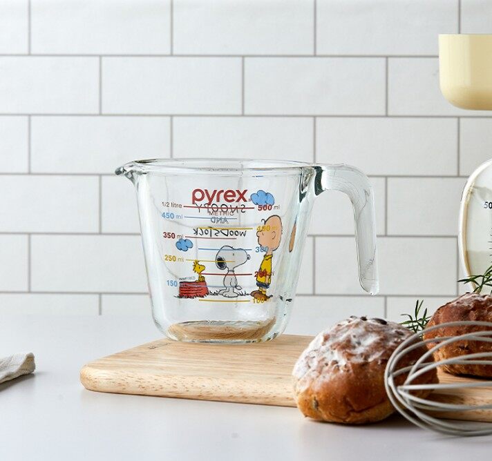PYREX x Peanuts Snoopy Heat Resistant Glass Measuring Cup/250ml, 500ml ...