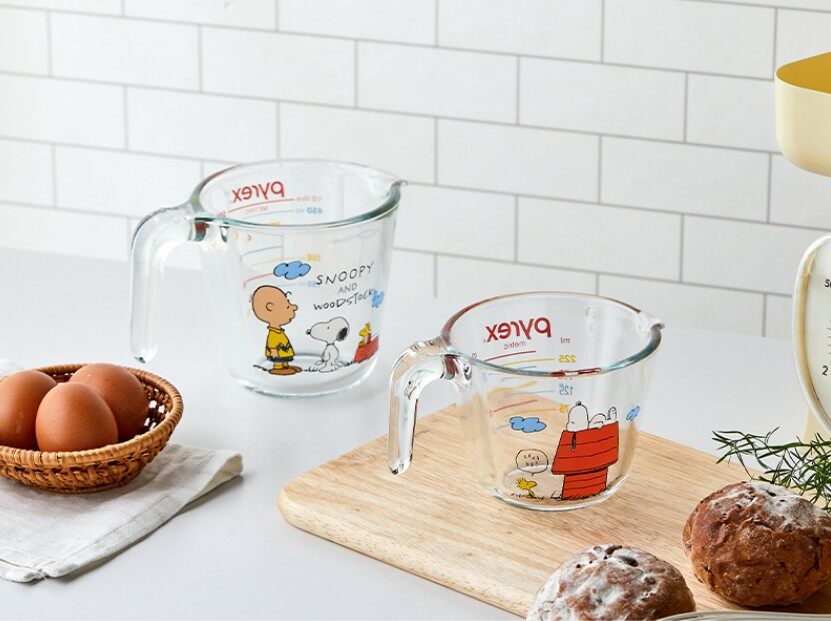 PYREX x Peanuts Snoopy Heat Resistant Glass Measuring Cup/250ml, 500ml ...